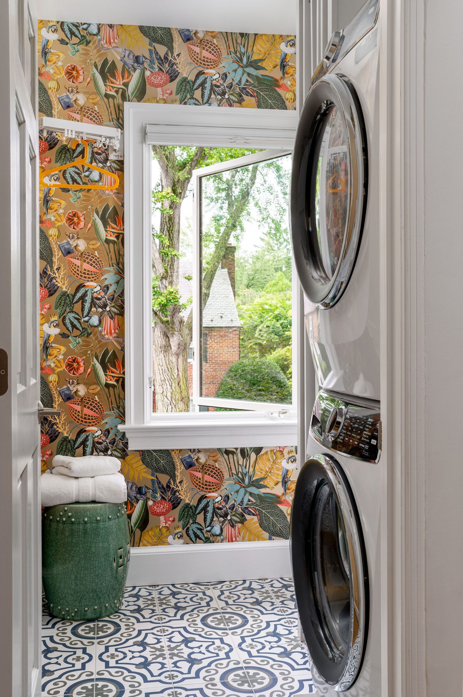 A Designer's Guide to Wallpaper: Answering Your Top Questions - Case ...